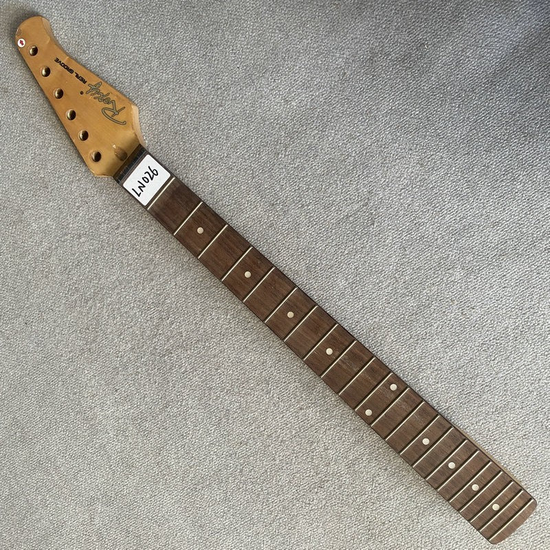 Roxy Guitar Maple Wood Neck, Rosewood 22 Frets Fingerboard – Myles ...